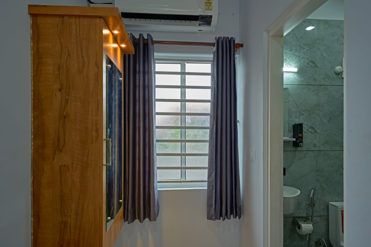 Dormitory in Kochi Near Metro Station - Bookings Online